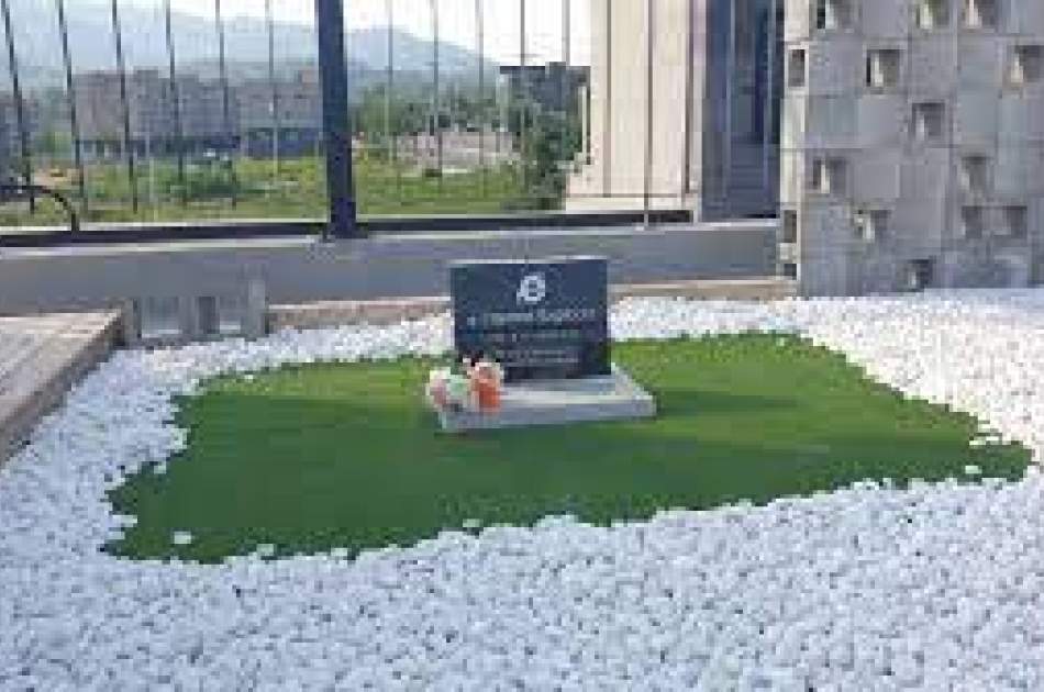 Gravestone of internet explorer | AVA