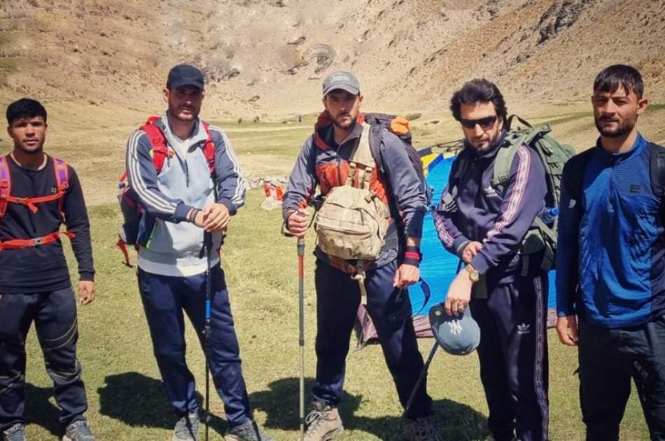 Mountaineers successfully conquer and climb the peaks of Band Ghok and ...